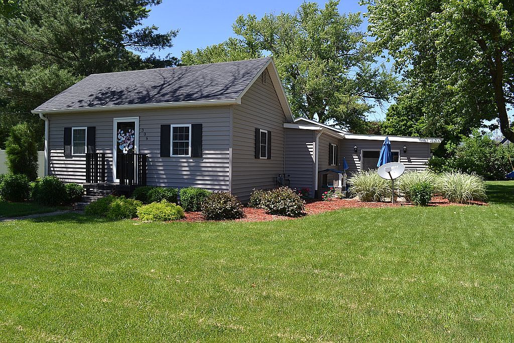 306 E Main St, Wayland, IA 52654 | Zillow