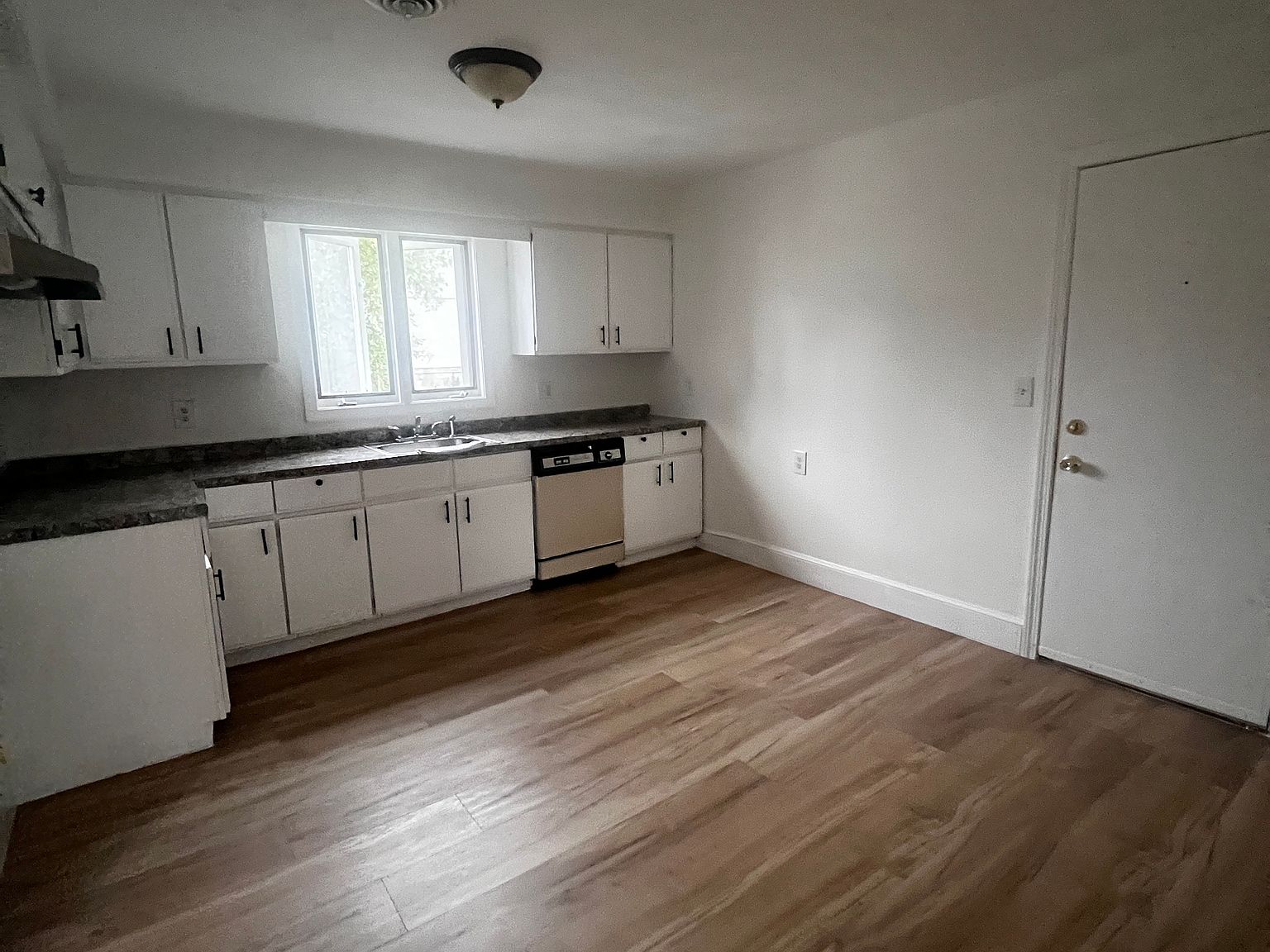 101 Baker St #3E, Fall River, MA 02721 | Zillow