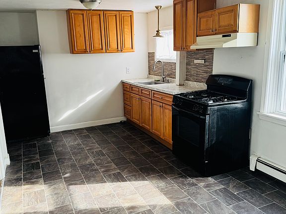 175 Water St #1R, Warren, RI 02885 | Zillow