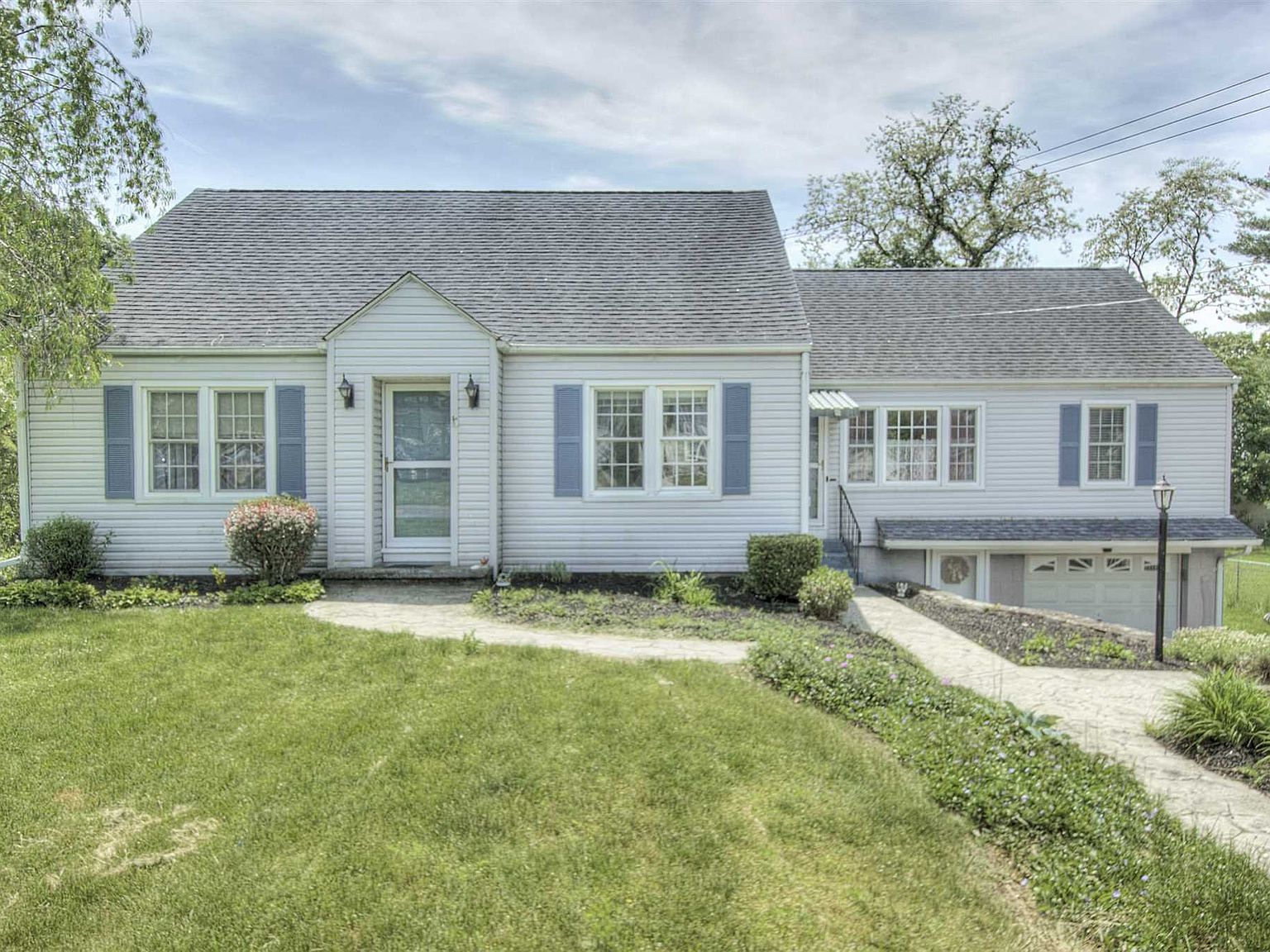 9 Locust Ave, New Windsor, NY 12553 | Zillow