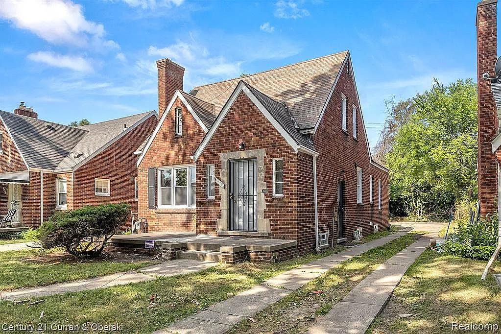 18475 Strathmoor St, Detroit, MI 48235 | Zillow
