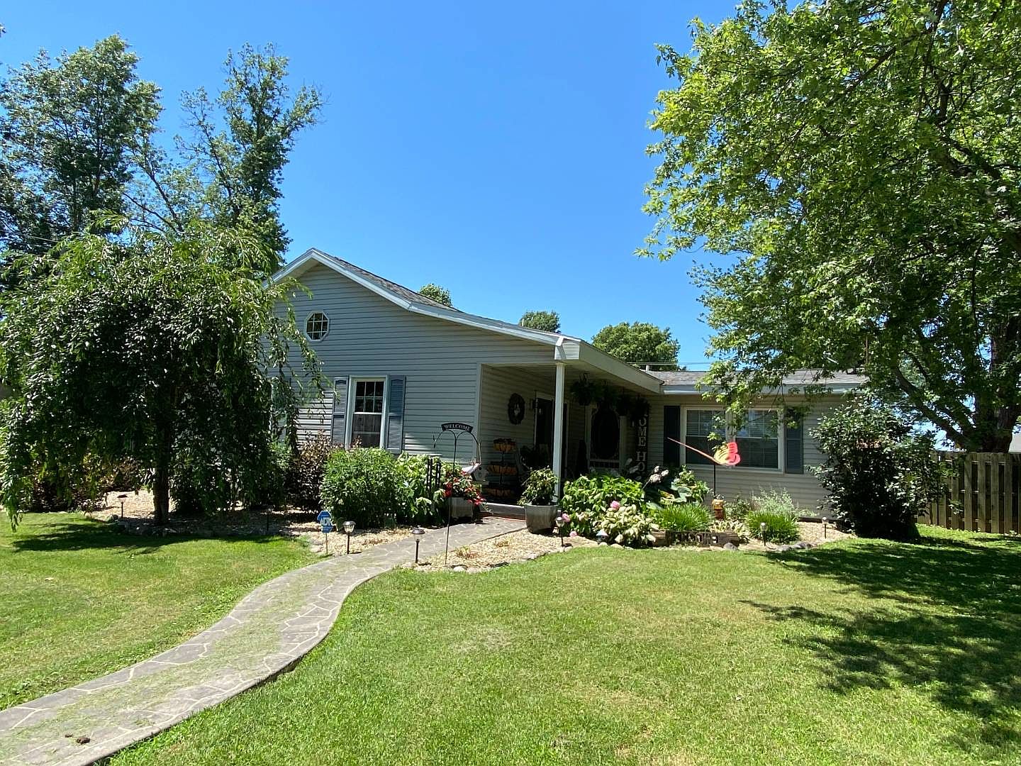 1311 S Robb St, Robinson, IL 62454 | Zillow