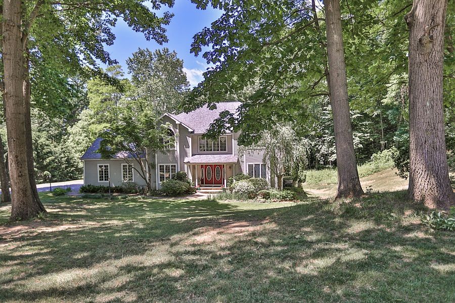 18 Amity Pointe Ct, Clifton Park, NY 12065 | Zillow