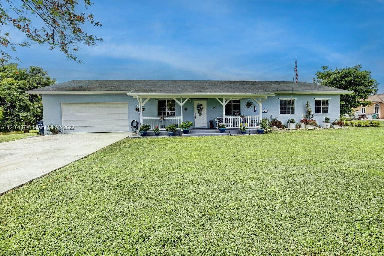 19494 SW 210th St, Miami, FL 33187 | Zillow