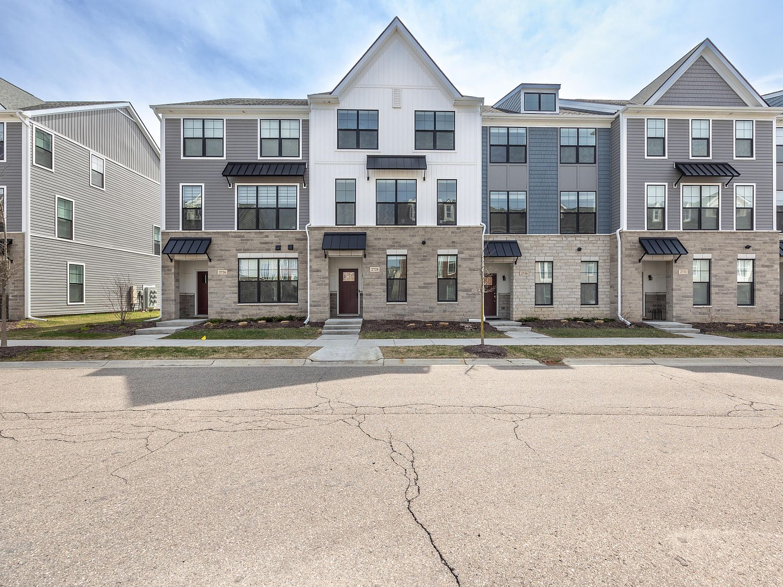 2728 S Spurway Dr, Ann Arbor, MI 48105 | Zillow