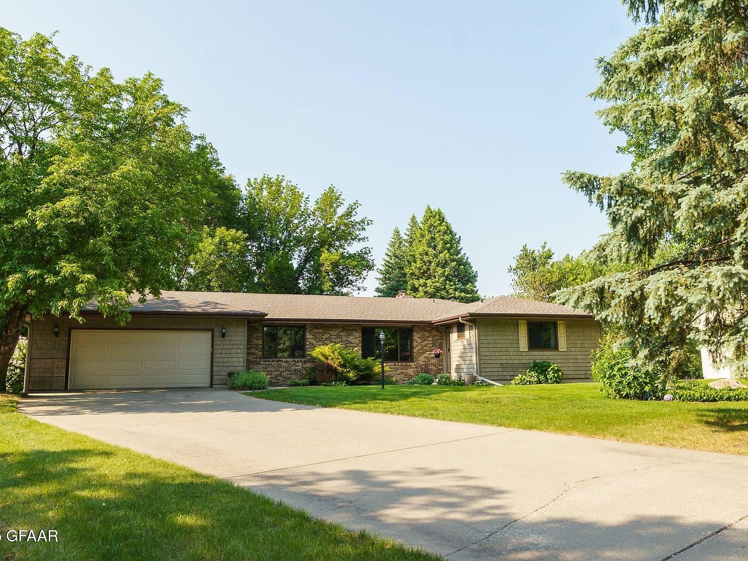 3824 Fairview Dr, Grand Forks, ND 58201 | Zillow