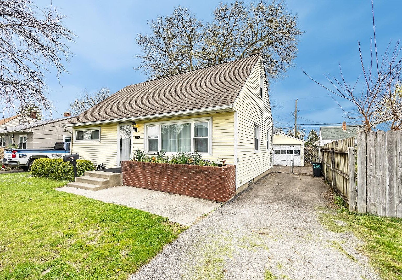 810 Weldon Ave, Columbus, OH 43224 | Zillow