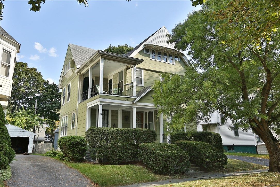 202-204 Oxford St, Rochester, NY 14607 | Zillow