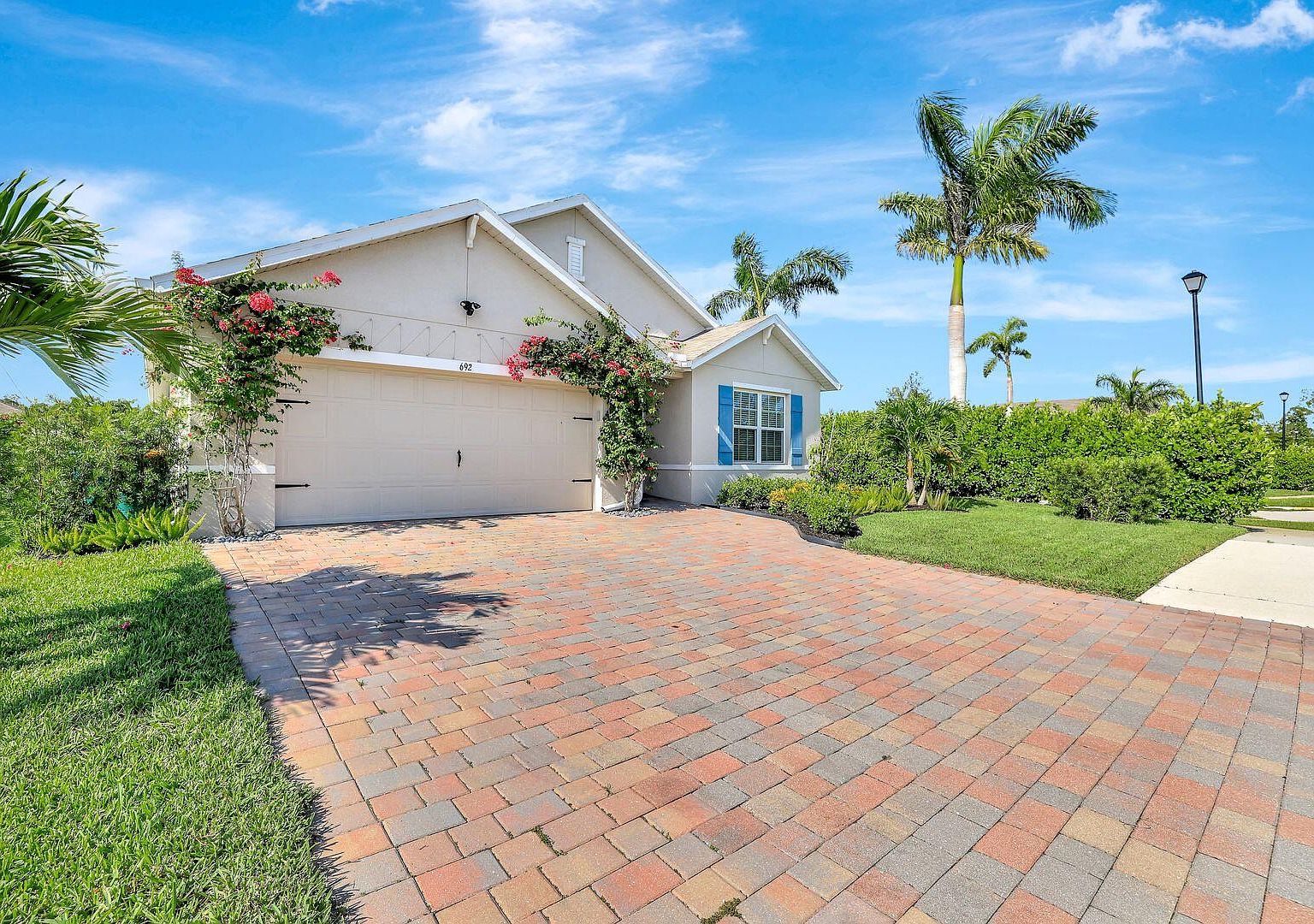 692 Hadley St E, Naples, FL 34104 | Zillow