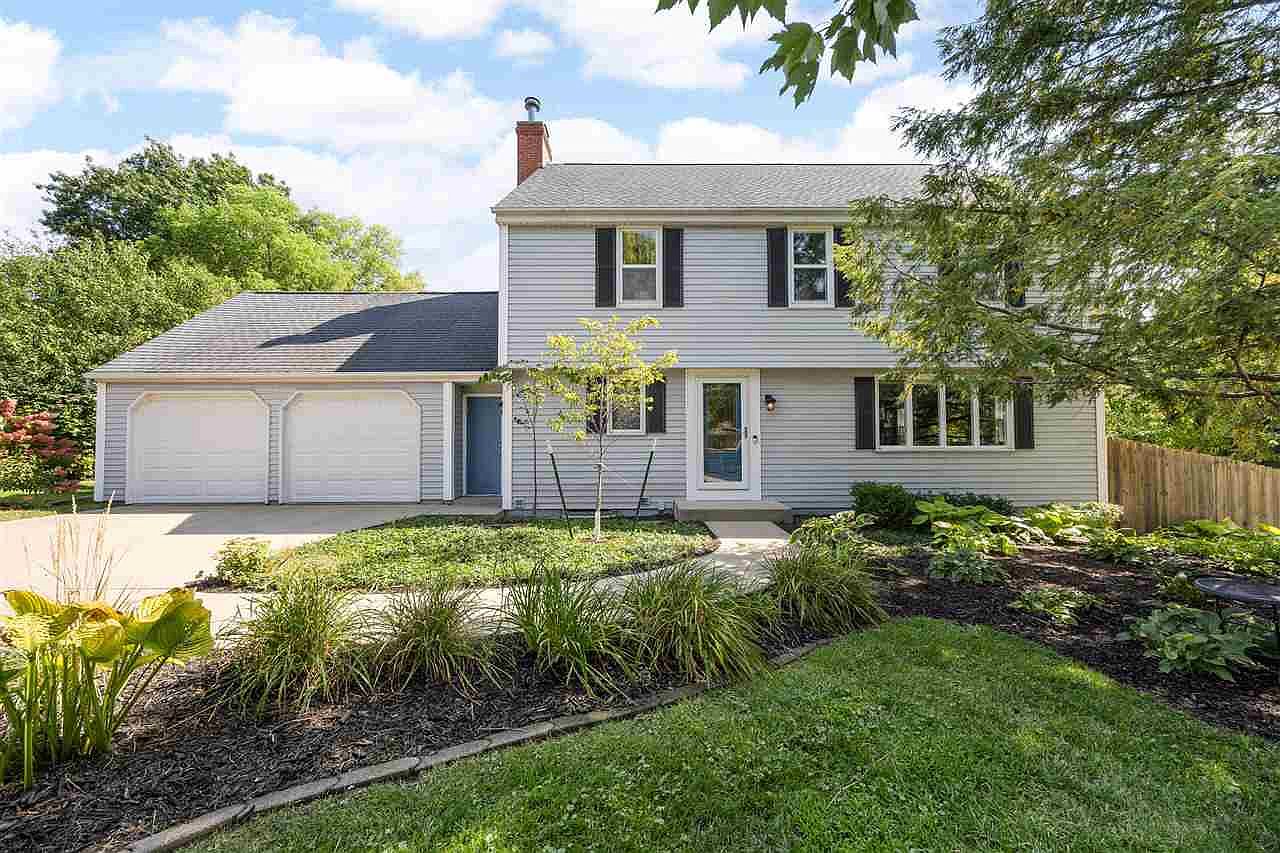 4 Heather Dr, Iowa City, IA 52245 | Zillow
