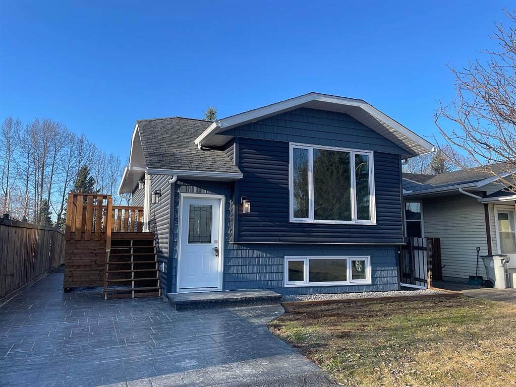 5715 N 9th Ave, Edson, AB T7E 1J4 | MLS #A2110538 | Zillow