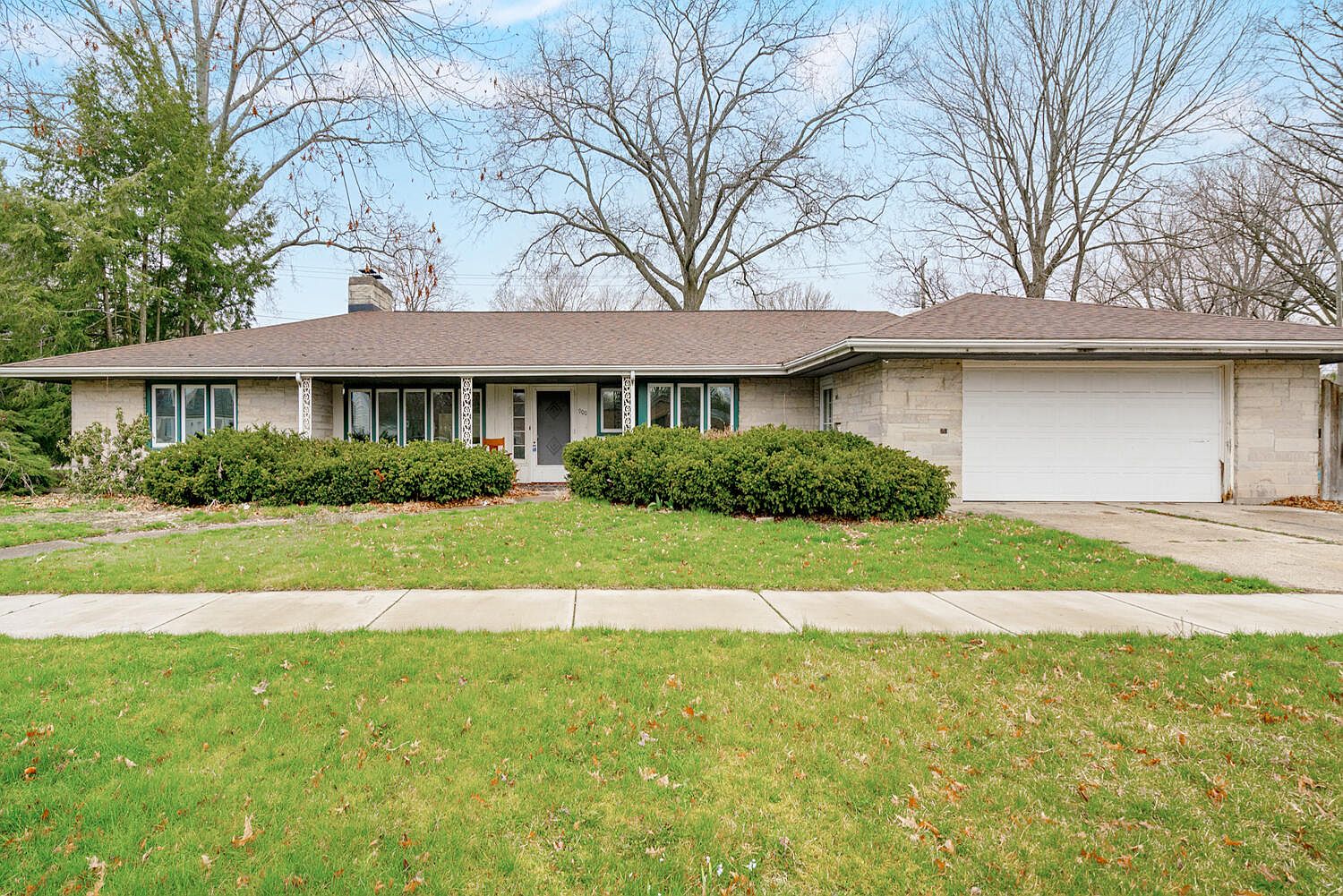 900 Elm St, Three Rivers, MI 49093 | Zillow