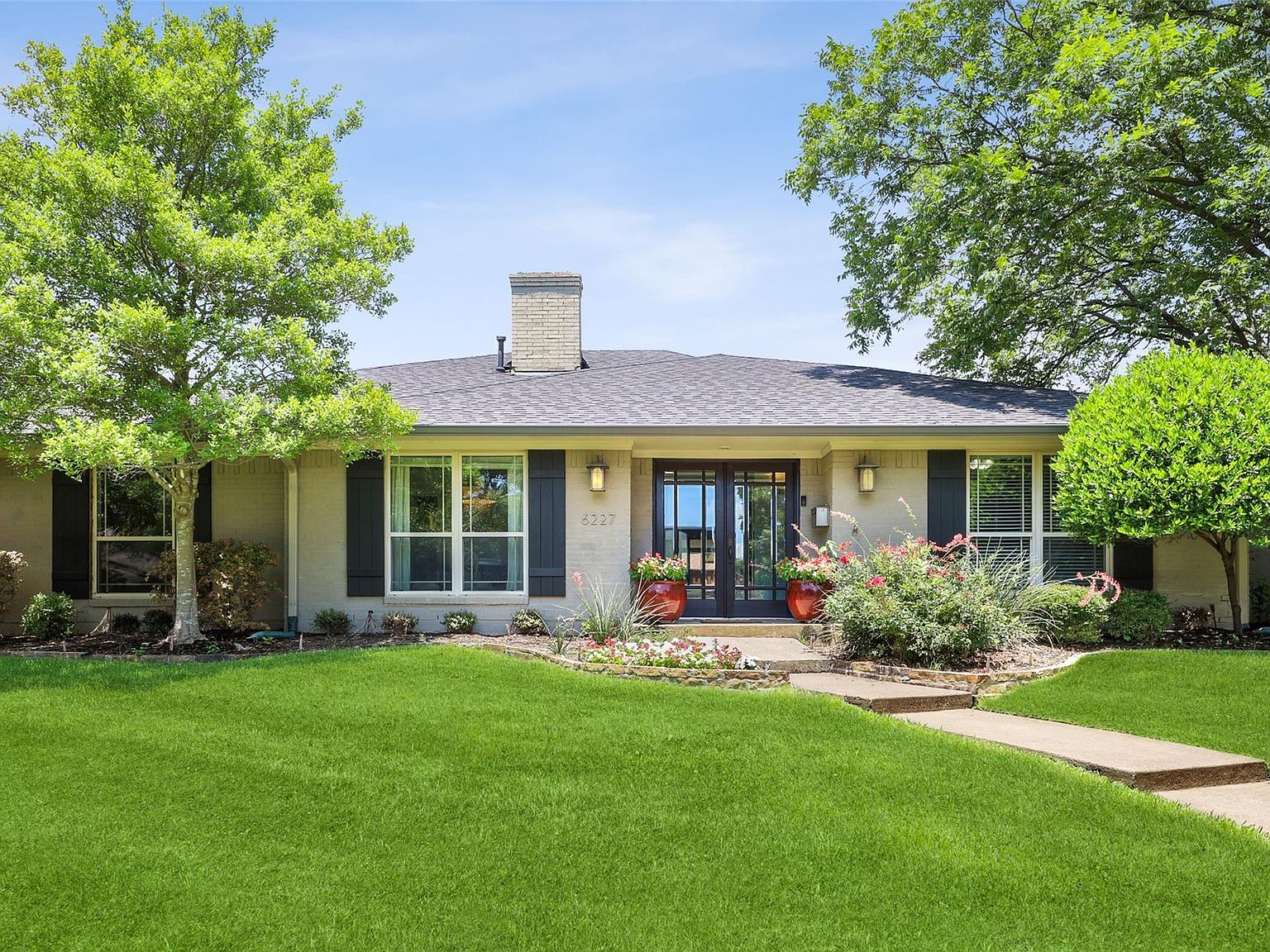 6227 Glennox Ln, Dallas, TX 75214 | Zillow