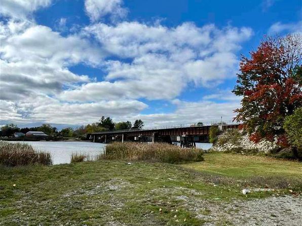 Gladstone MI Real Estate - Gladstone MI Homes For Sale | Zillow