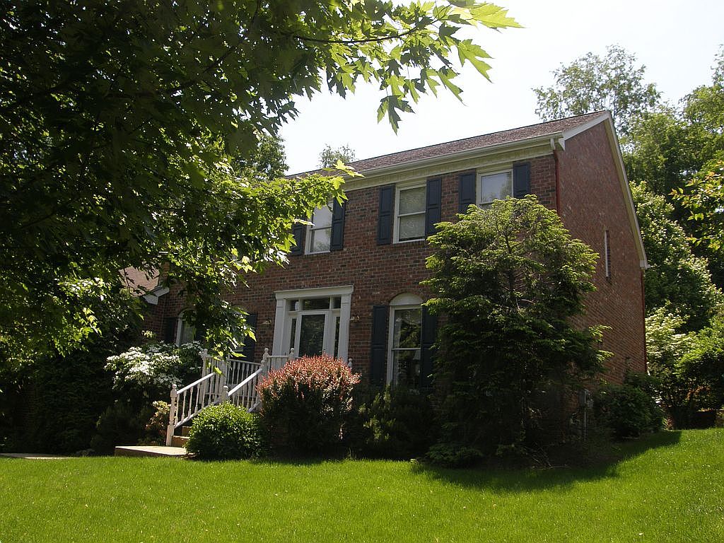 609 Inglefield Dr, Pittsburgh, PA 15236 | Zillow