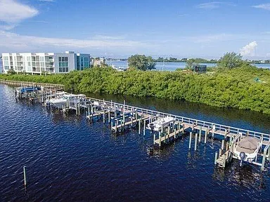 Redfish Key Villas Condominiums - 1375 Beach Rd Englewood FL | Zillow