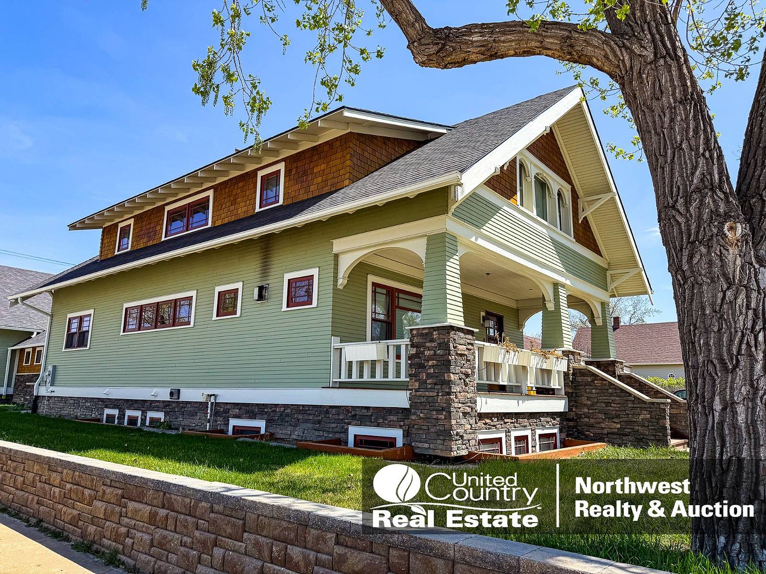 302 Main St, Scobey, MT 59263 | MLS #11510668 | Zillow