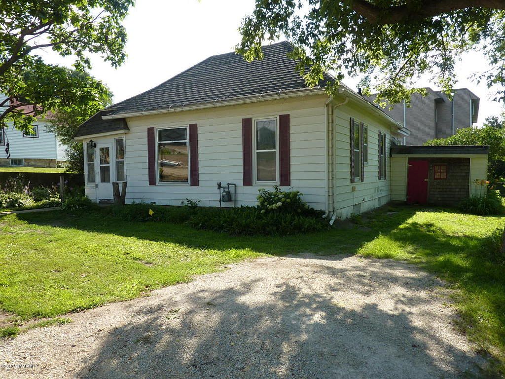 408 S Washington Ave, Spring Valley, MN 55975 | Zillow