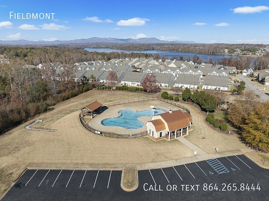 33 Nina Meadows Dr Taylors SC | Zillow