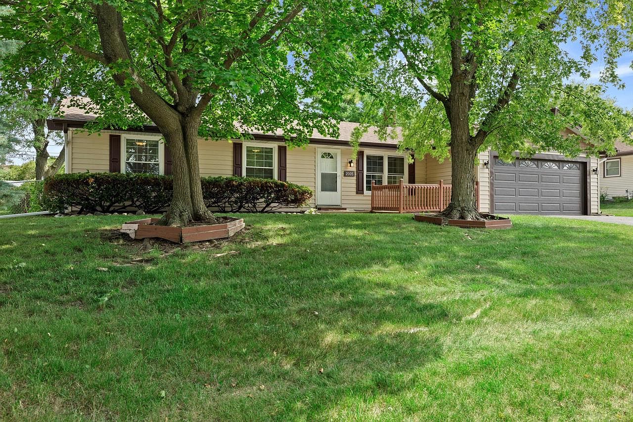 2005 Ramona ROAD, Waukesha, WI 53186 | Zillow