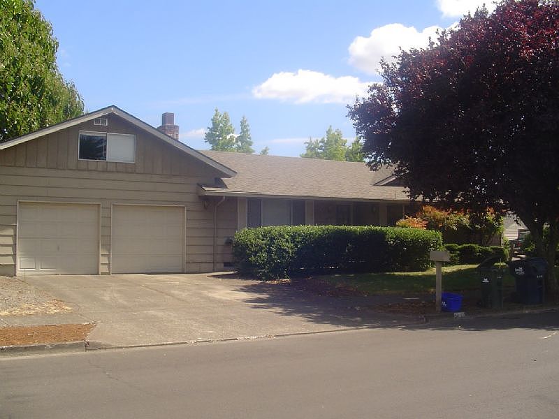 2405 8th St, Springfield, OR 97477 | Zillow