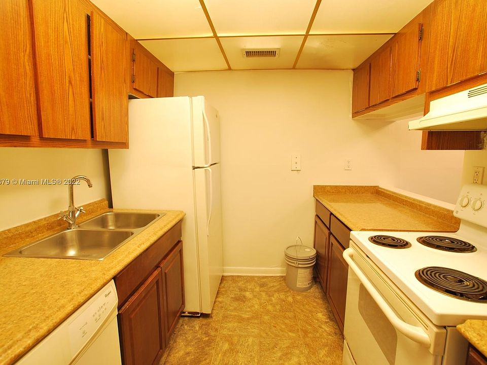 Presidential Golfview Condominiums - West Palm Beach, FL | Zillow