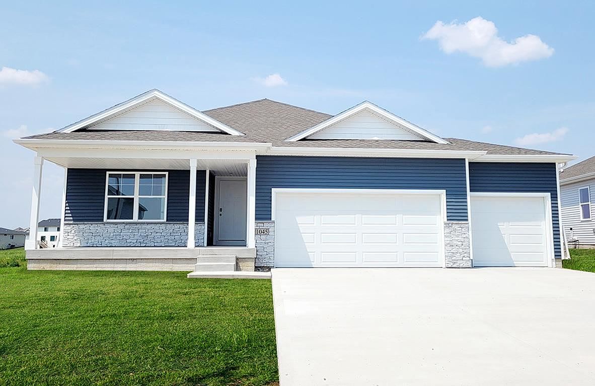 7606 Crossroads Dr SW, Cedar Rapids, IA 52404 | Zillow