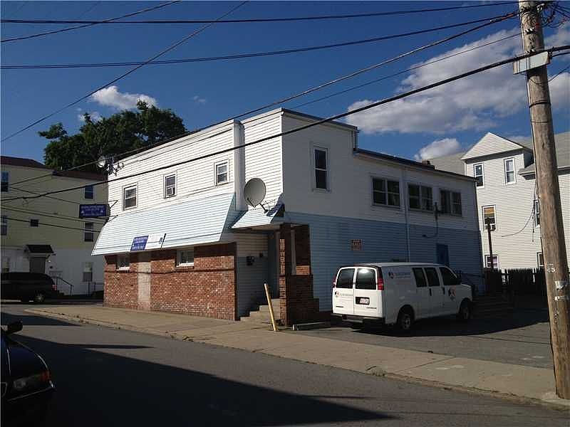 563 Pine St, Central Falls, RI 02863 | Zillow