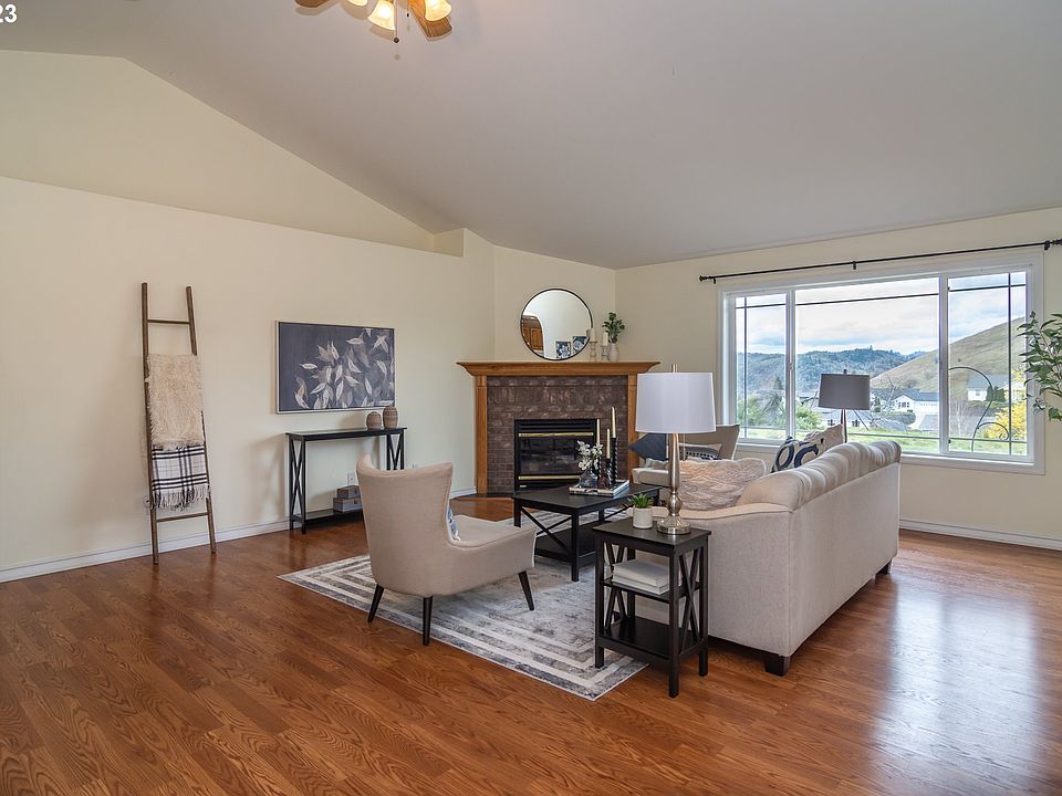 292 Jamie Loop, Roseburg, OR 97471 | MLS #23141079 | Zillow