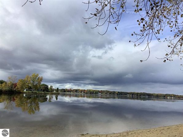 Lake Isabella Real Estate - Lake Isabella MI Homes For Sale | Zillow
