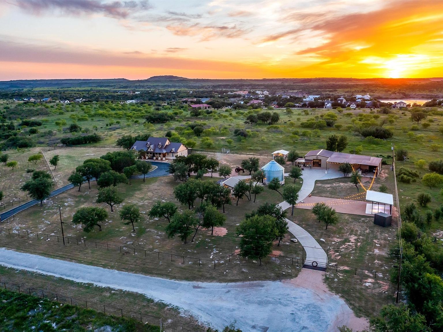 1083 Antler Dr, Strawn, TX 76475 | MLS #20602790 | Zillow