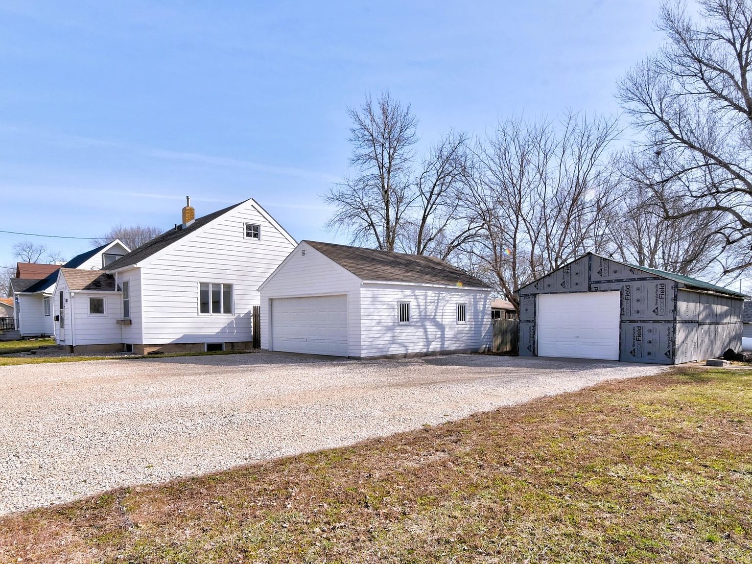 1604 Grand Ave, Emmetsburg, IA 50536 | Zillow