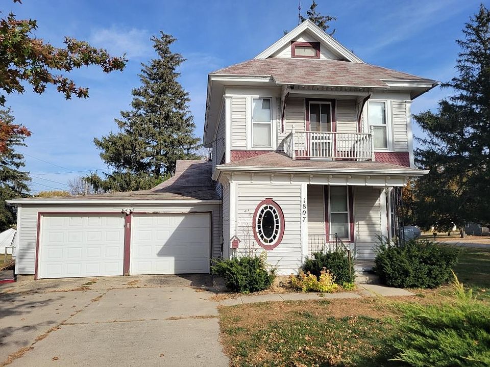 1807 Lake St, Emmetsburg, IA 50536 | Zillow