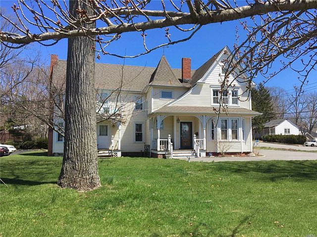 49 Landing Ave, Smithtown, NY 11787 | Zillow