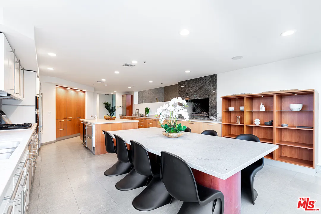 Abandoned: Inside Mary J. Blige's Former Hollywood Hills Mansion ...