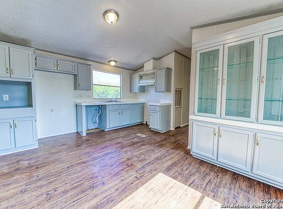 123 3rd St, Knippa, TX 78870 | MLS #1522083 | Zillow