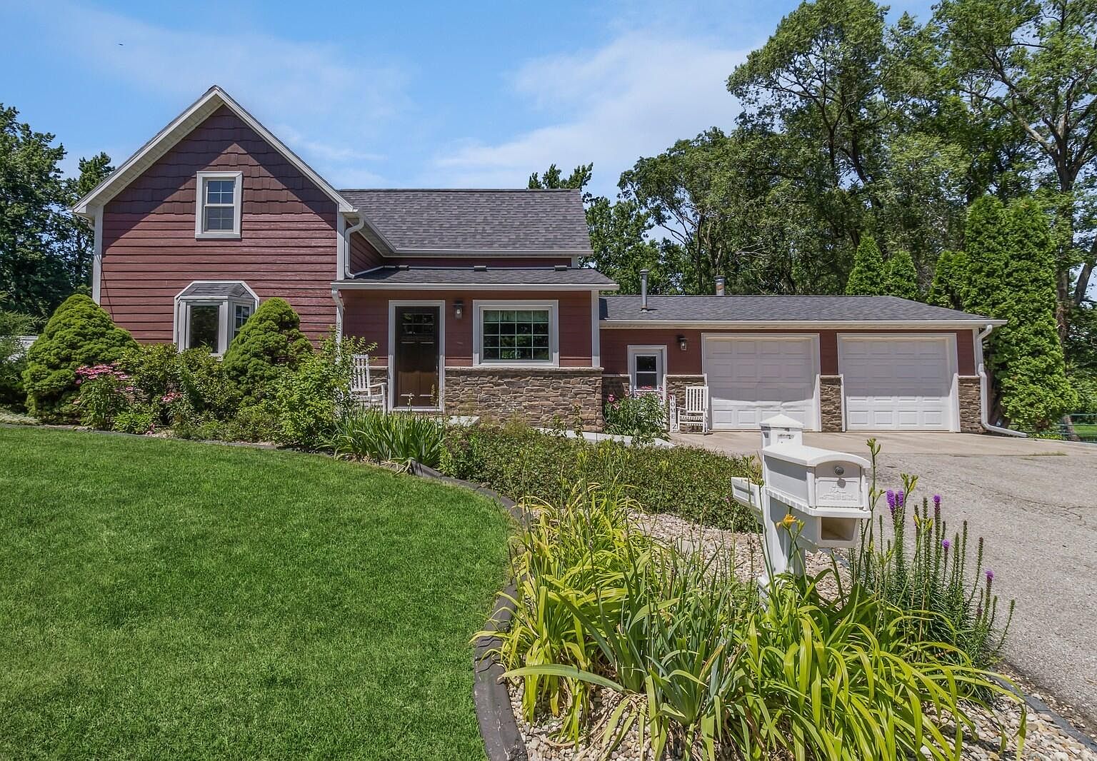 527 W 10th St, Boone, IA 50036 | Zillow