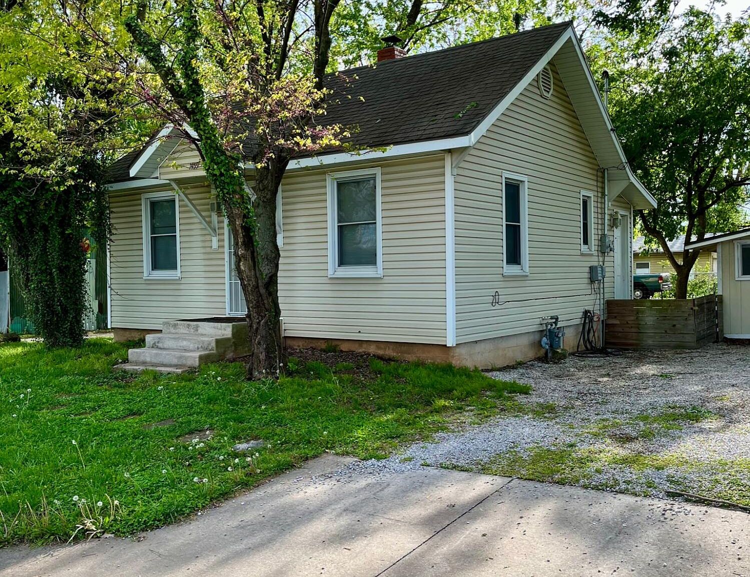 1459 N Nettleton Avenue, Springfield, MO 65802 | Zillow