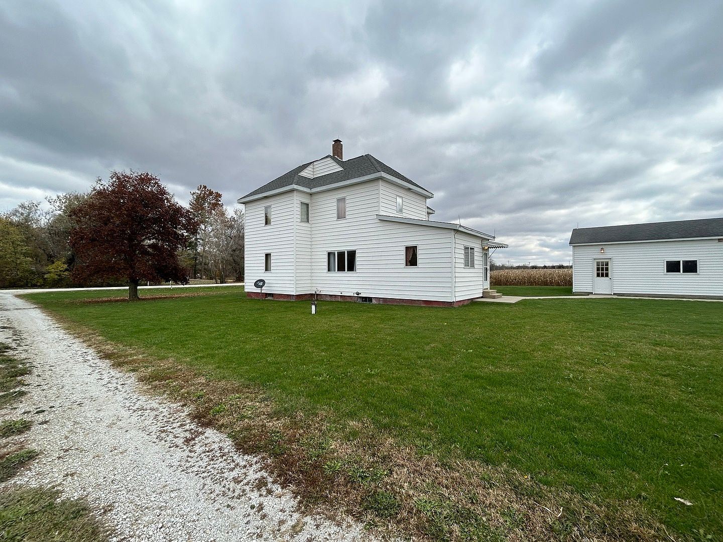 5512 E 2950 North Rd, Potomac, IL 61865 | Zillow