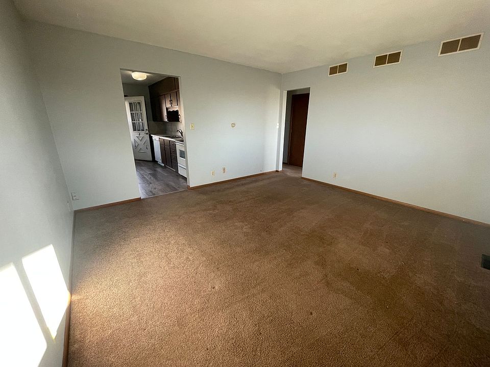 300 Main St - 300 Main St Beaman IA | Zillow