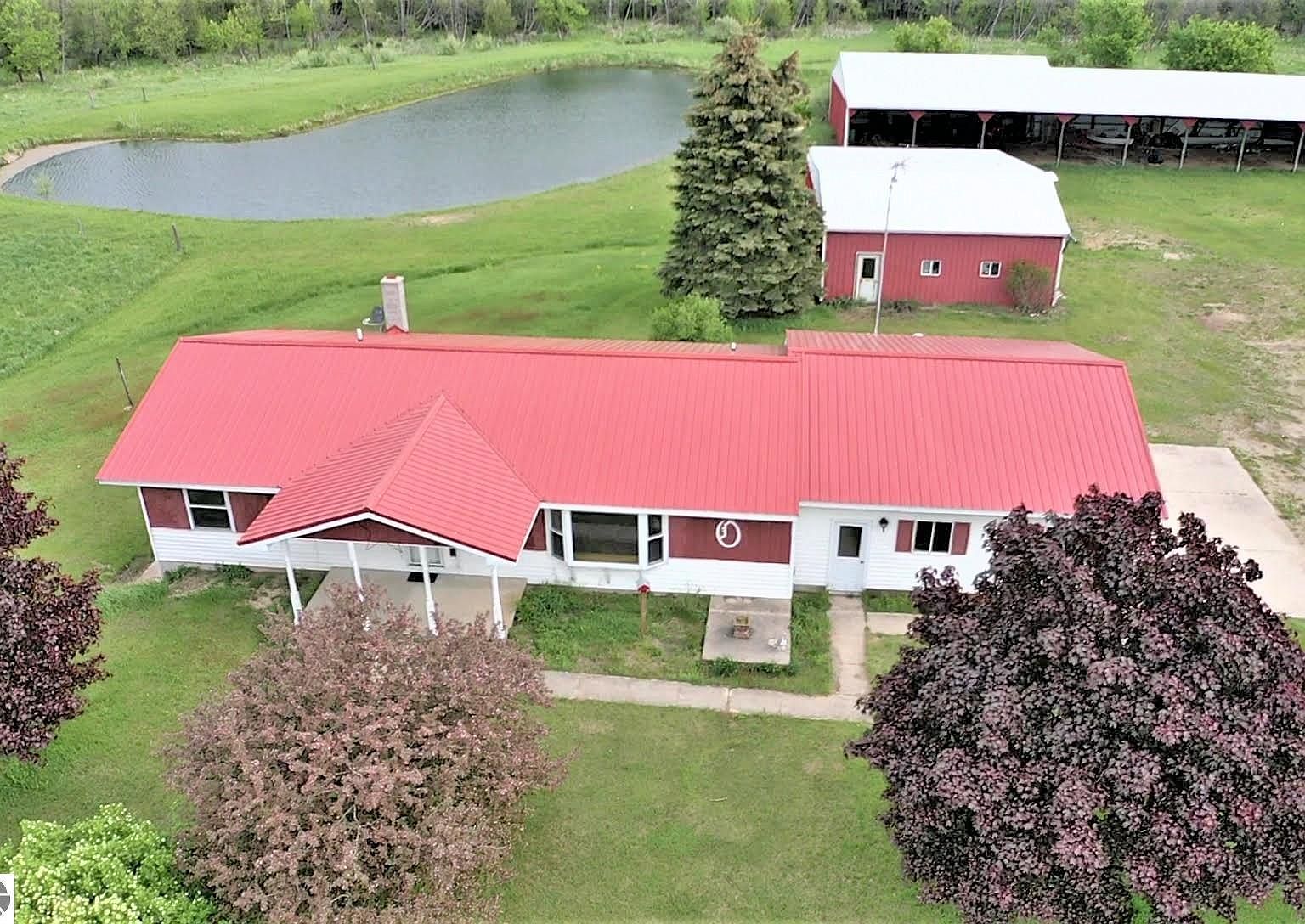1424 21 Mile Rd, Barryton, MI 49305 | Zillow