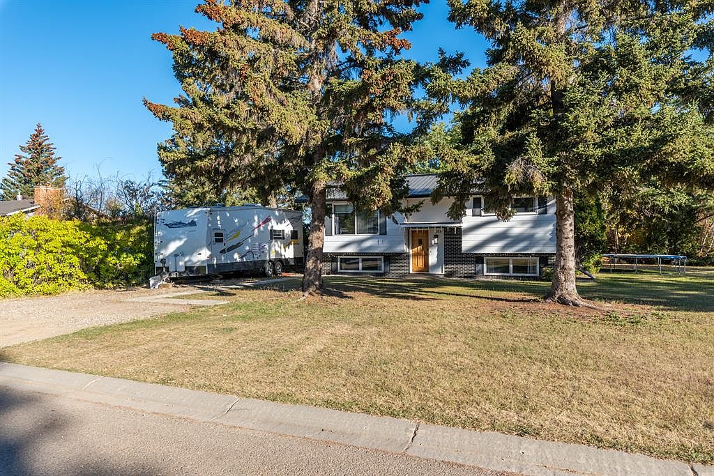 108 S 3rd Ave W, Neilburg, SK S0M 2C0 | MLS #A2192603 | Zillow