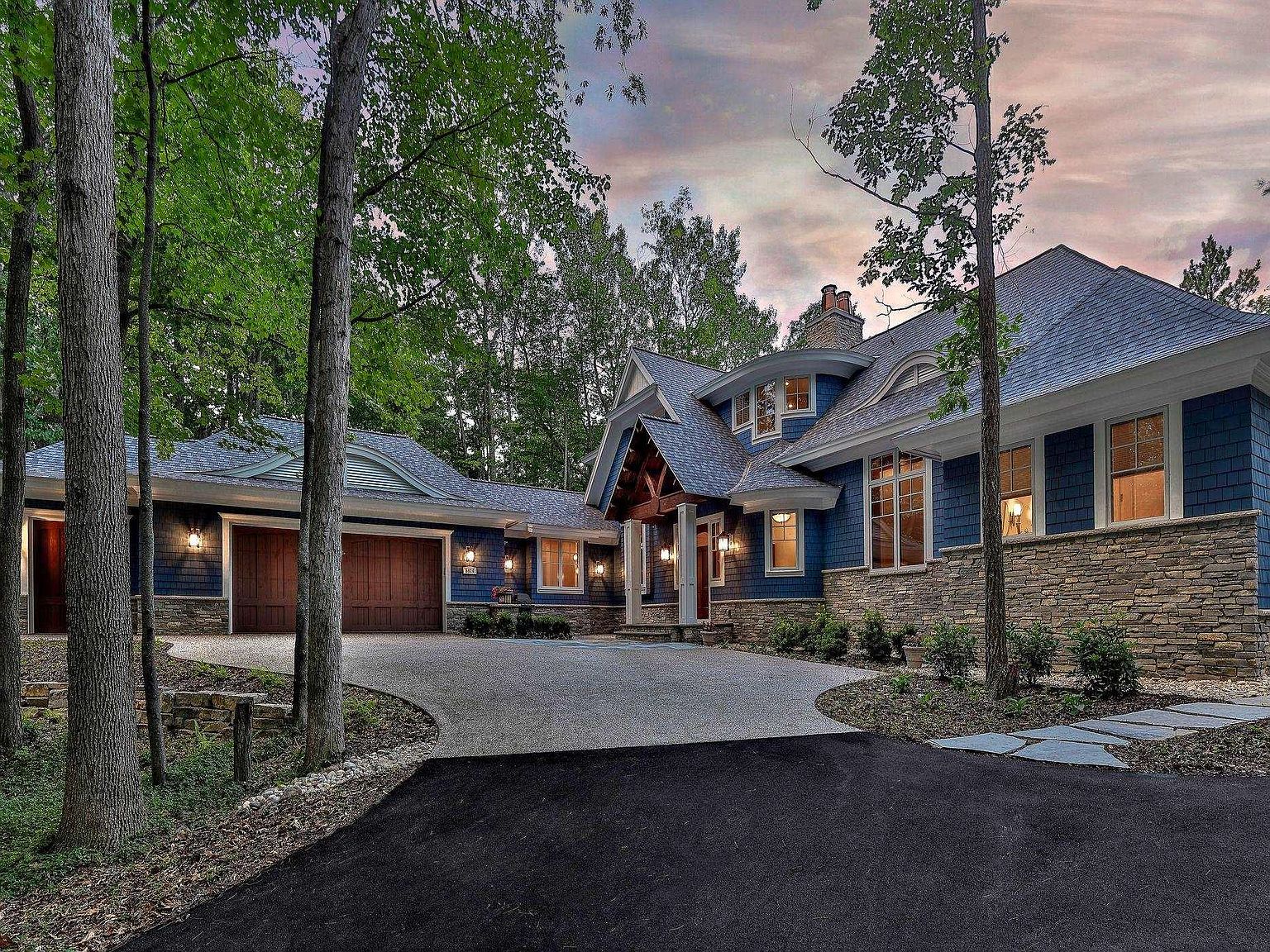 5626 Lakeview Dr, Interlochen, MI 49643 | Zillow