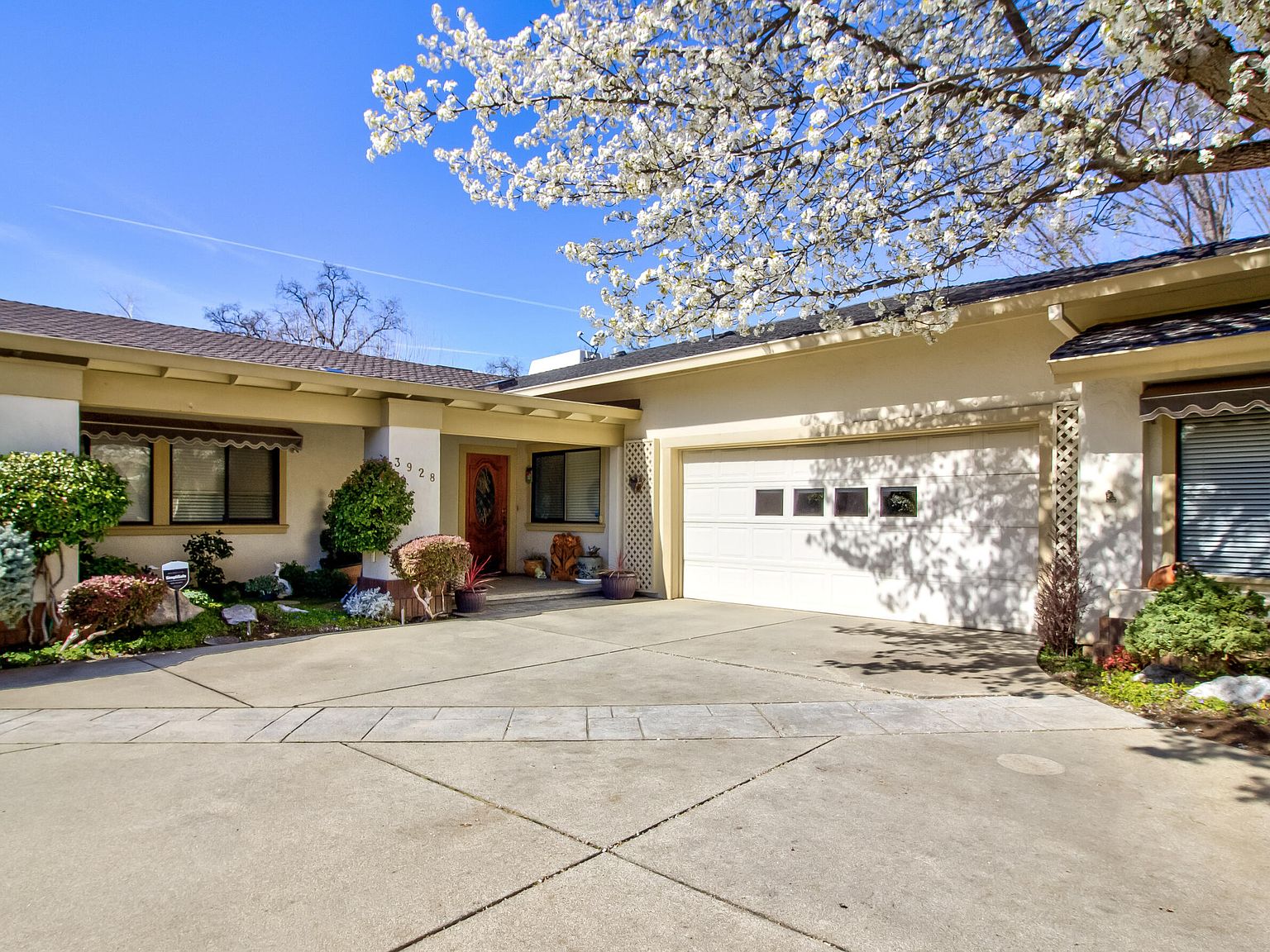 3928 Golf Dr, Redding, CA 96002 | MLS #23-735 | Zillow