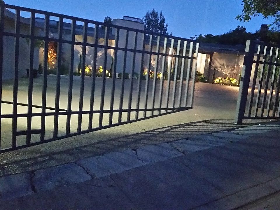 1110 Bel Air Pl, Los Angeles, CA 90077 | Zillow