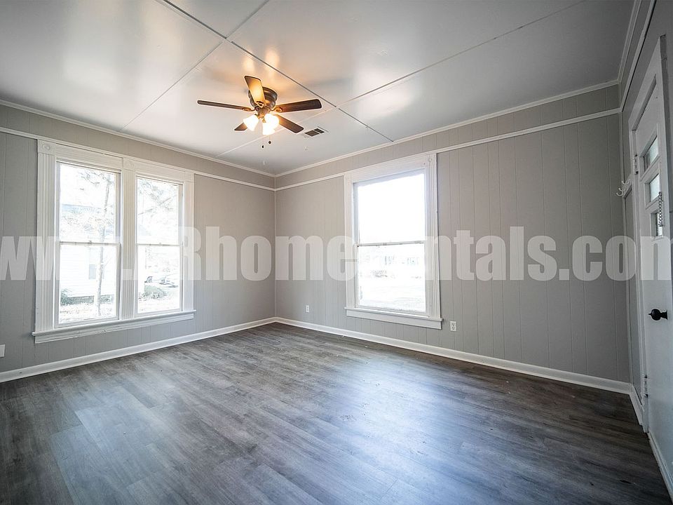 552 Mitchell St #B, Conway, AR 72034 | Zillow