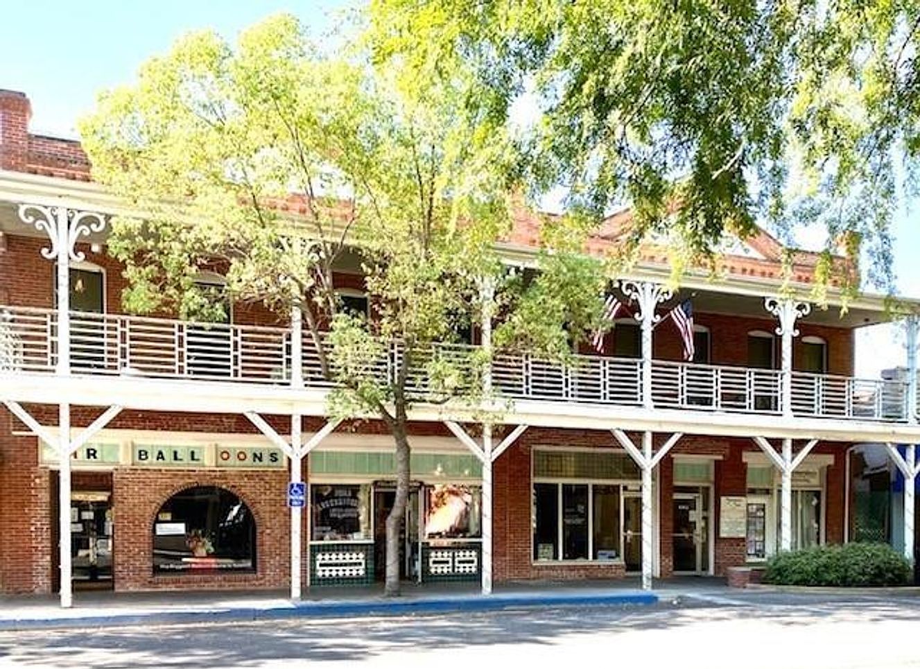 329 W D St APT 1, Lemoore, CA 93245 | Zillow