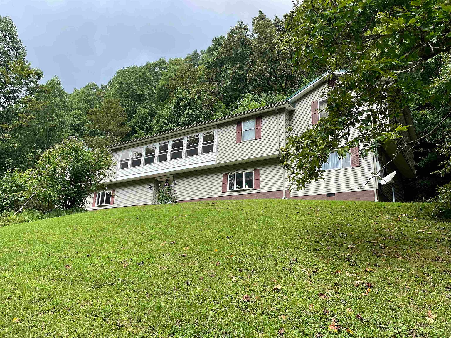 323 Upper Silver Creek Rd, Crum, WV 25669 | Zillow