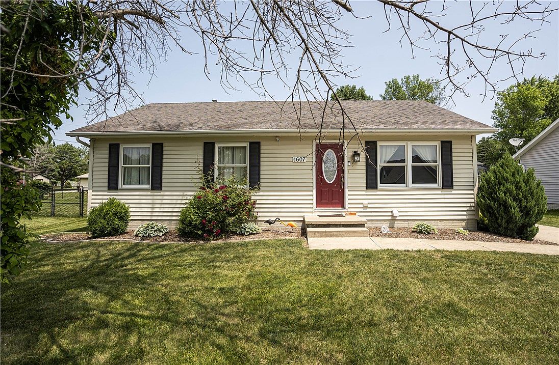 1607 Thomas St, Redfield, IA 50233 | Zillow