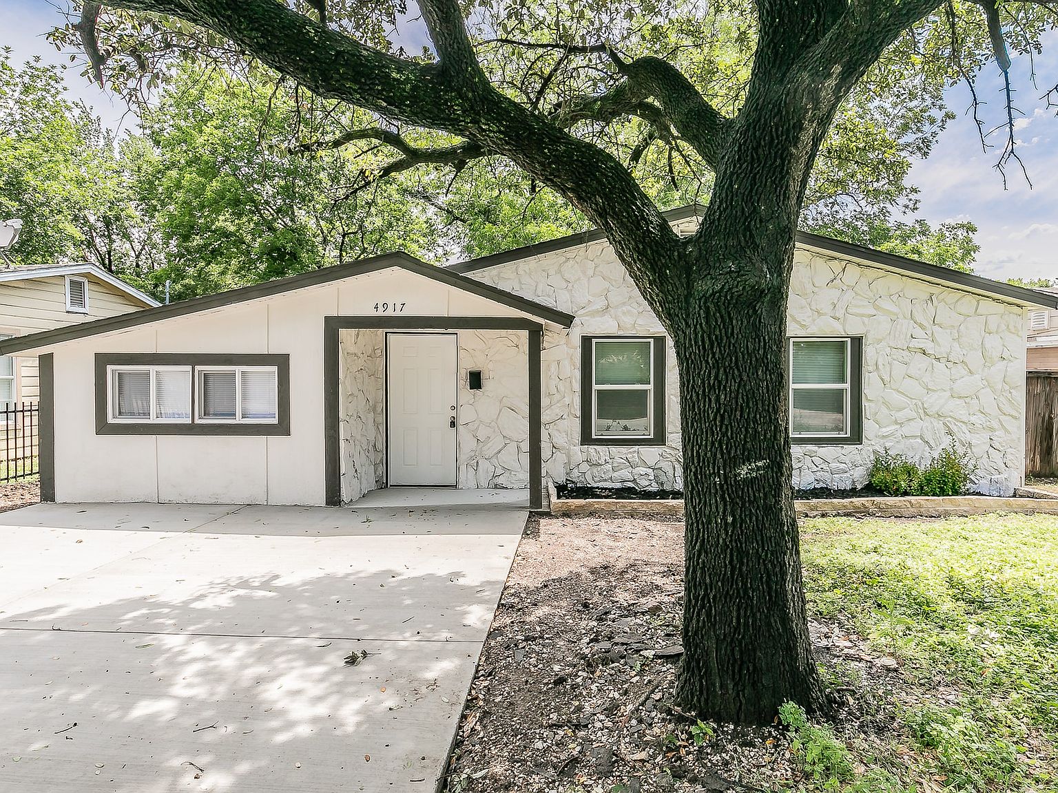 4917 McCart Ave, Fort Worth, TX 76115 | Zillow